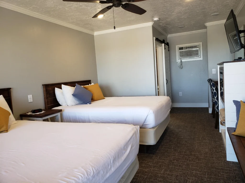 Deluxe Motel Rooms - Flaming Gorge Resort